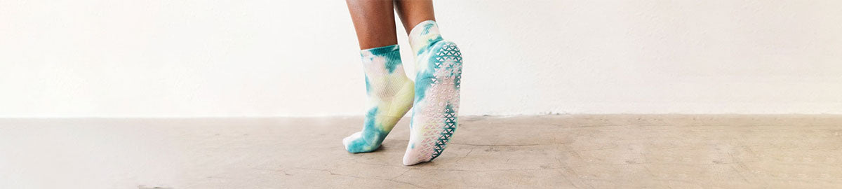 Pointe Studio Ankle Grip Socks for Pilates, Yoga & Barre – Pointe ...